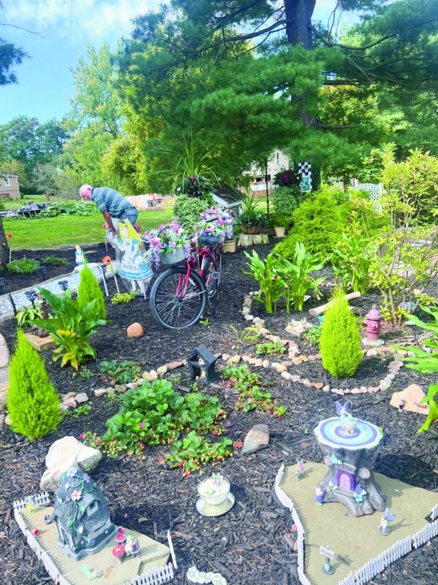 EL Yard of the Month | News, Sports, Jobs - Morning Journal